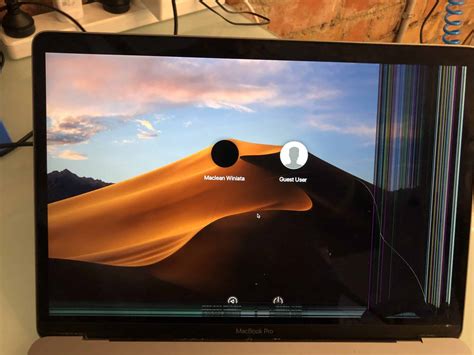 Macbook Pro Smashed Screen A1989 Apple And Samsung Repair Smashed It