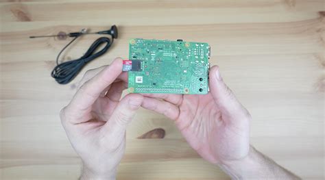 Track Aircraft In Real Time With Your Raspberry Pi Using The