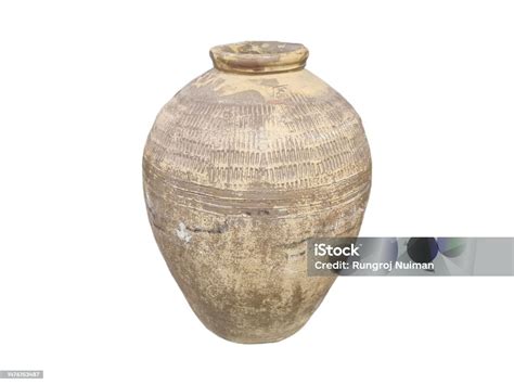 고대 사람들의 오래된 항아리 토기 유물 격리된 흰색 배경입니다 0명에 대한 스톡 사진 및 기타 이미지 0명 Empire 가격 Istock