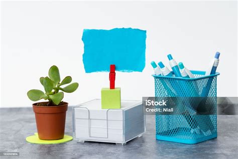 깔끔한 작업 공간 설정 책상 도구 장비 스마트 사무실 배열 스터디 테이블 메모 작성 신선한 방 디자인 조직 탁상 시간 관리 가방에 대한 스톡 사진 및 기타 이미지 Istock