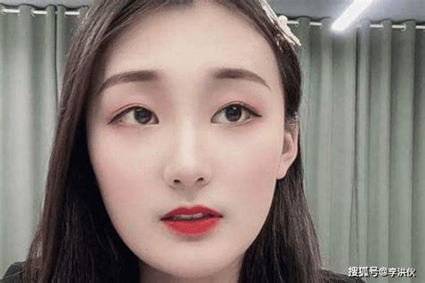 朱小伟与二婚妻子秀恩爱，陈亚楠百万粉丝账号清空，近况令人唏嘘朱之文网友婚姻