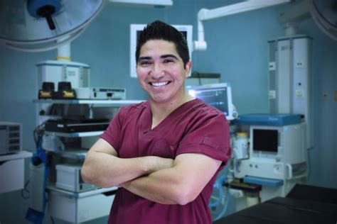 CURRÍCULUM – Dr. Marvin Vargas