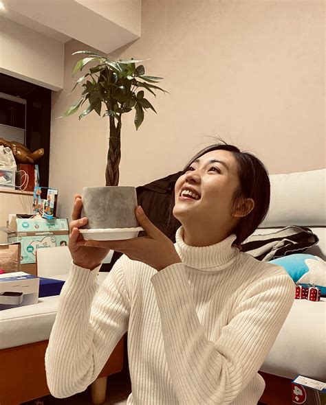 瑭鈺（瑭霏） 🎄聖誕快樂🎄🎅🧑‍🎄🤶 今年的天堂和地獄禮物分別是 發財樹！！！希望日後財源滾滾來～🤣
