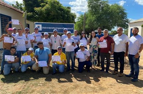 Curso capacita jovens do sertão pernambucano para produção de Hidromel Companhia de