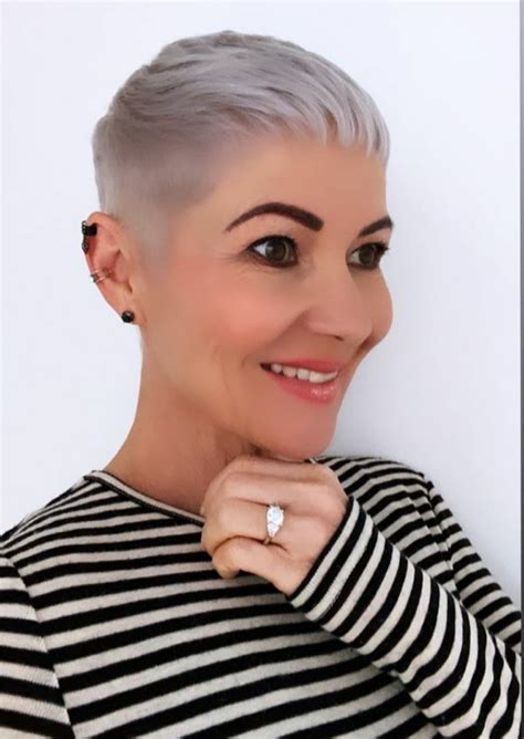 15 Stunning Short Grey Hairstyles The Glossychic