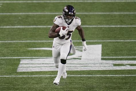 Chargers Make Deal With Gus Edwards As Austin Ekeler Era Ends Los