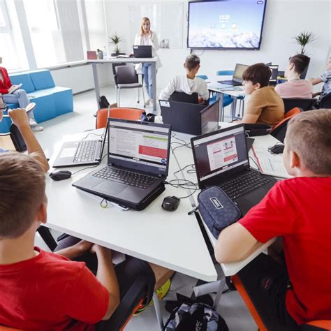 Jutarnji List Školska Knjiga Prva U Hrvatskoj Uvela Umjetnu
