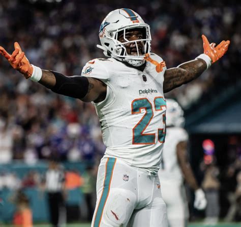 The Miami Dolphins Lose Afc East Showdown Dolphins Thirsty Dolphins