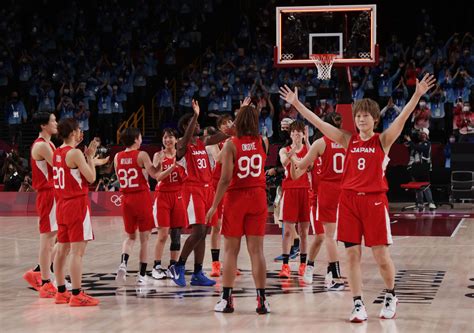 バスケ女子が史上初の銀メダル獲得 Moment日刊ゲンダイ