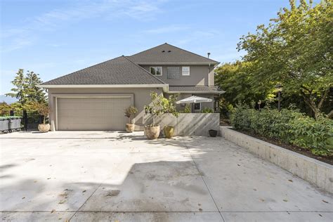 For Sale 2299000 17992 98 Avenue Surrey Bc Zealty