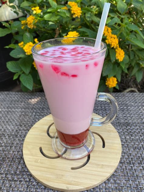 สตอเบอรร์รี่นมสด น้ำแข็งสตอเบอร์รี่ Pantip