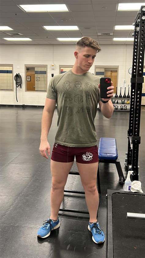 Another Gym Selfie Because Gains Rgaybrosgonemild