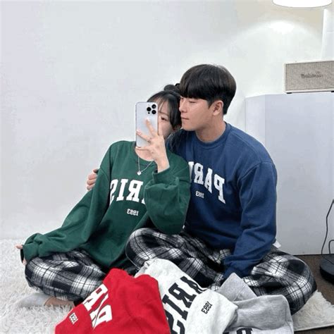 특가5컬러기모선택 남녀공용 맨투맨 겨울 커플티 커플 맨투맨 크리스마스 커플룩 연말룩 시밀러룩 오버핏 레드 그린 데이트룩 봄 가을 잠옷 홈웨어 남자친구 데일리 꾸안꾸