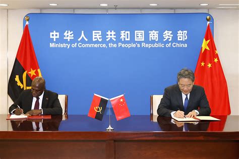 中国 安哥拉投资保护协定在京签署
