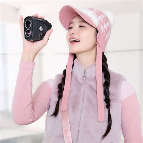 Btr 비티알 사랑스러운 핑크코디💘 체크패턴 모자와 부클 베스트가 너무 찰떡으로 소화해주신