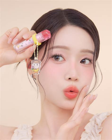 에뛰드 Etude Official 봄 향기 폴폴 나는 메이크업🌷 벌룬인치크 만 있으면 된다구☝🏻🎈 컬러 파우더와 세범 파우더가💗 ️완벽한 조합으로 믹싱🍹 블러셔