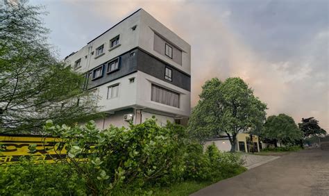 Treebo Trend Signature Planet Etstur