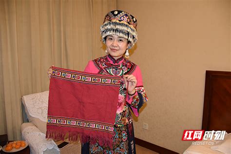 代表说丨土家姑娘身着织锦庆三八 呼吁保护非遗西兰卡普 国内新闻 湖南红网新闻频道