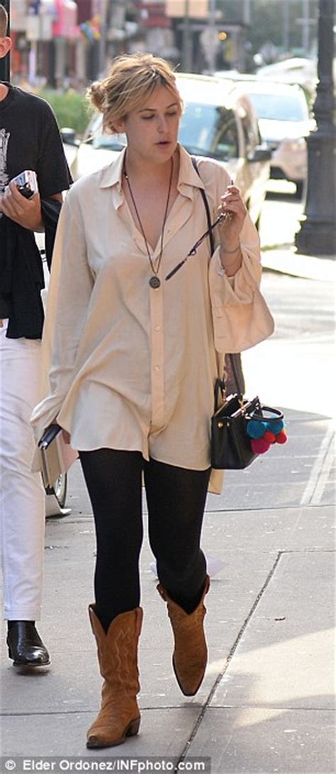 Tallulah Willis Flashes Her Butt While Out With Sister Scout In New