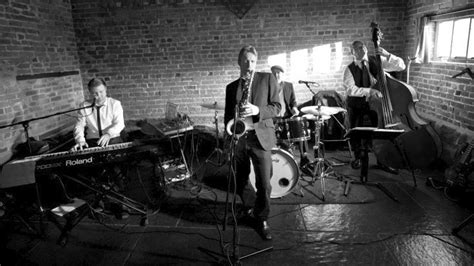 Weddings And Function Band Carl Sinclair Pianist Vocalist And Entertainer