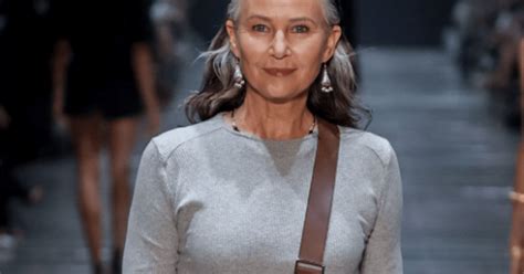 58 Year Old Model Completely Owned Catwalk At Vogue Australias Vamff