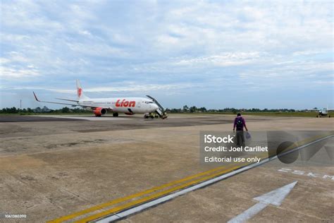 팔 랑 카라 야 중앙 칼리만탄 인도네시아에서에서 사자 공기 비행기 탑승 Boeing에 대한 스톡 사진 및 기타 이미지