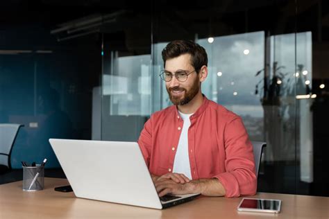 Fiche métier Webmaster salaire étude rôle et compétence Hellowork