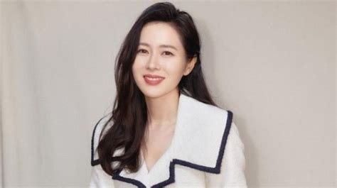 손예진 임신 발표 후 근황티가 1도 안 나는 임신부