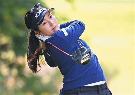 女子ゴルフ 青木瀬令奈「群馬の冬ならよくある」と余裕、選手が苦しむ寒さや強風も平気で前日22位から一気2位浮上 ：中日スポーツ・東京中日スポーツ
