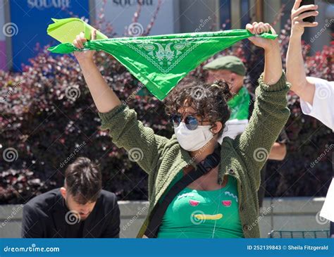 участники протестов за права на аборты в Сан Франциско Редакционное