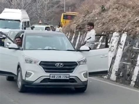 Faridabad Tourists Creating Ruckus In Manali Himachal Pradesh Kullu