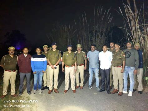Free Photo Encounter Between Police And Miscreants 2 Arrested