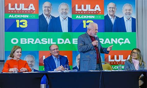 Lula Segue Estável E Lidera Com 44 Contra 34 De Política
