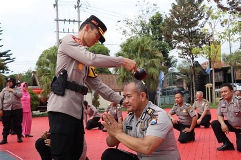 Jelang Akhir Tahun Sebanyak Anggota Polres Batu Naik Pangkat MEMOX Co Id