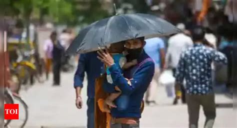 Heatwave Returns Mercury Soars To 45 Degrees Celsius In Parts Of Delhi