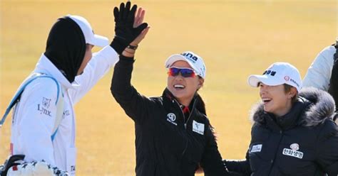 여자 골프 자존심 대결 Lpga가 먼저 웃었다