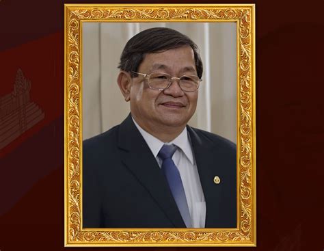 លោកជំទាវ មិថុនា ភូថង អភិបាល នៃគណៈអភិបាលខេត្តកោះកុង និងក្រុមគ្រួសារ សូមគោរពជូនពរចំពោះ ឯកឧត្តម ខៀវ