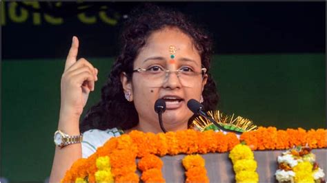 Kalpana Sorens First Reaction After Champai Soren Quit Jmm चंपाई