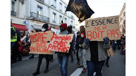 Rassemblement Contre Le Projet Eacop Méga Projet Pétrolier De Total En Ouganda Et Tanzanie