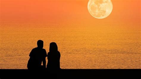 Do People Have More Sex During The Full Moon