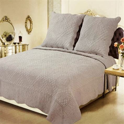 Couvre Lit Boutis Uni écru Torsade 2m60 X 2m60