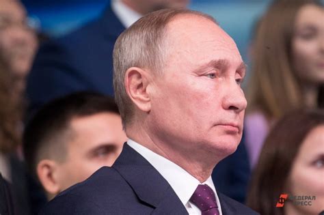 Почему Владимир Путин лично подал документы в ЦИК отвечает политолог