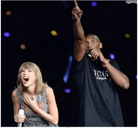 斯威夫特演唱会上的温暖一幕，科比遗孀瓦妮莎与女儿同框身材1nba