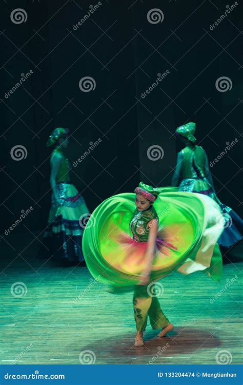 Spin Dance Dance Drama Axi Jump Yi Folk Dance Editorial Stock Image