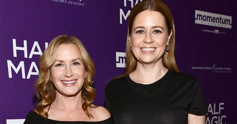 Jenna Fischer And Angela Kinseys Podcast About The Office Ps