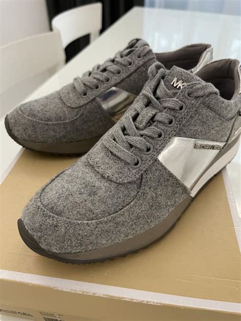 Кросівки Michael Kors — ціна 2000 грн у каталозі Кросівки Купити жіночі речі за доступною ціною