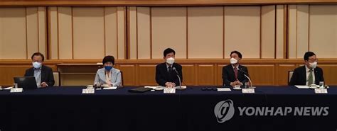 기자간담회하는 김진표 한일의원연맹 회장 연합뉴스