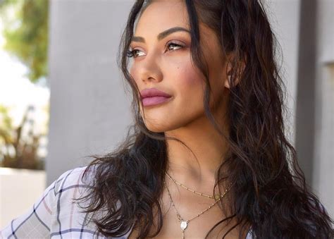 Gwen Singer Biography 24 Photos Age Height Real Name Instagram