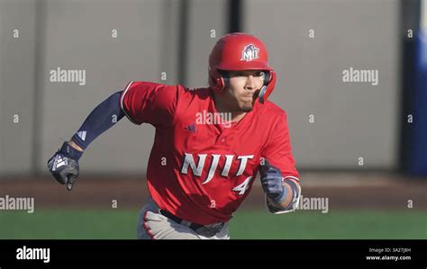 Njit Shortstop Jaden Caballero 4 Runs To First During An Ncaa