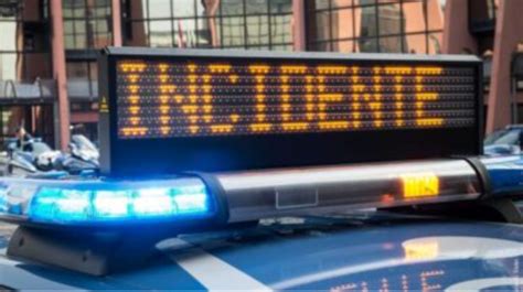 Incidente In A4 Tamponamento Tra Furgone E Tir Morti 5 Disabili E L